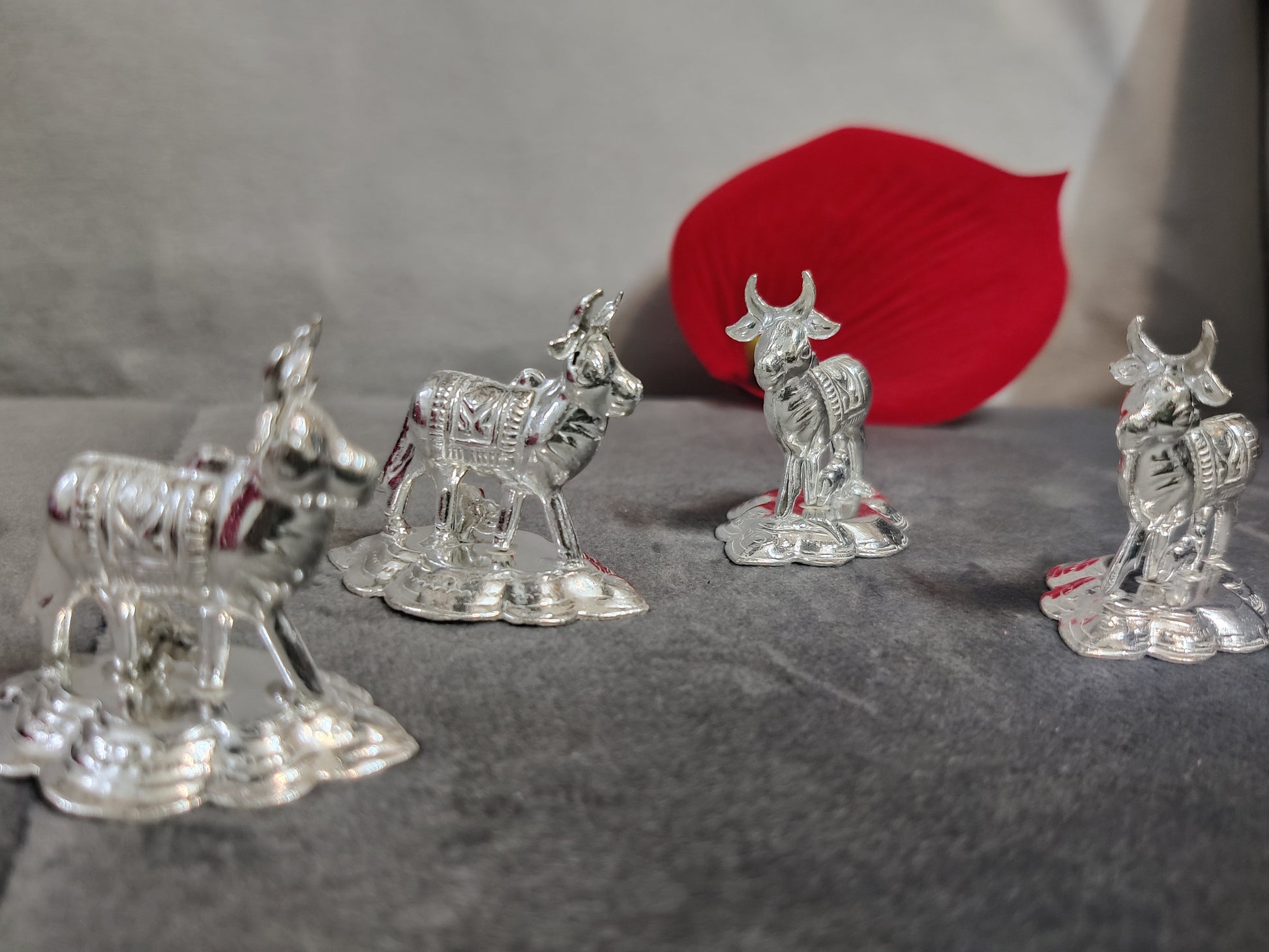 German Silver Cow and Calf 1.5"(pack of 4 Pcs) – Silver Giftry