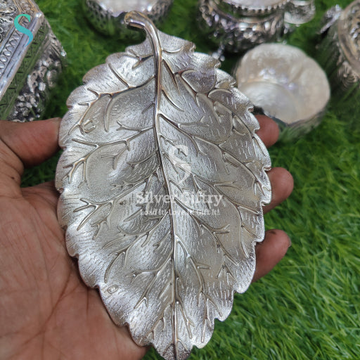 GS Leaf Design Tray 6" – Silver Giftry